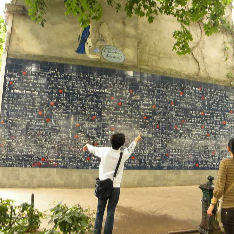 Wall of Love - Mural sobre amor em Montmartre, França