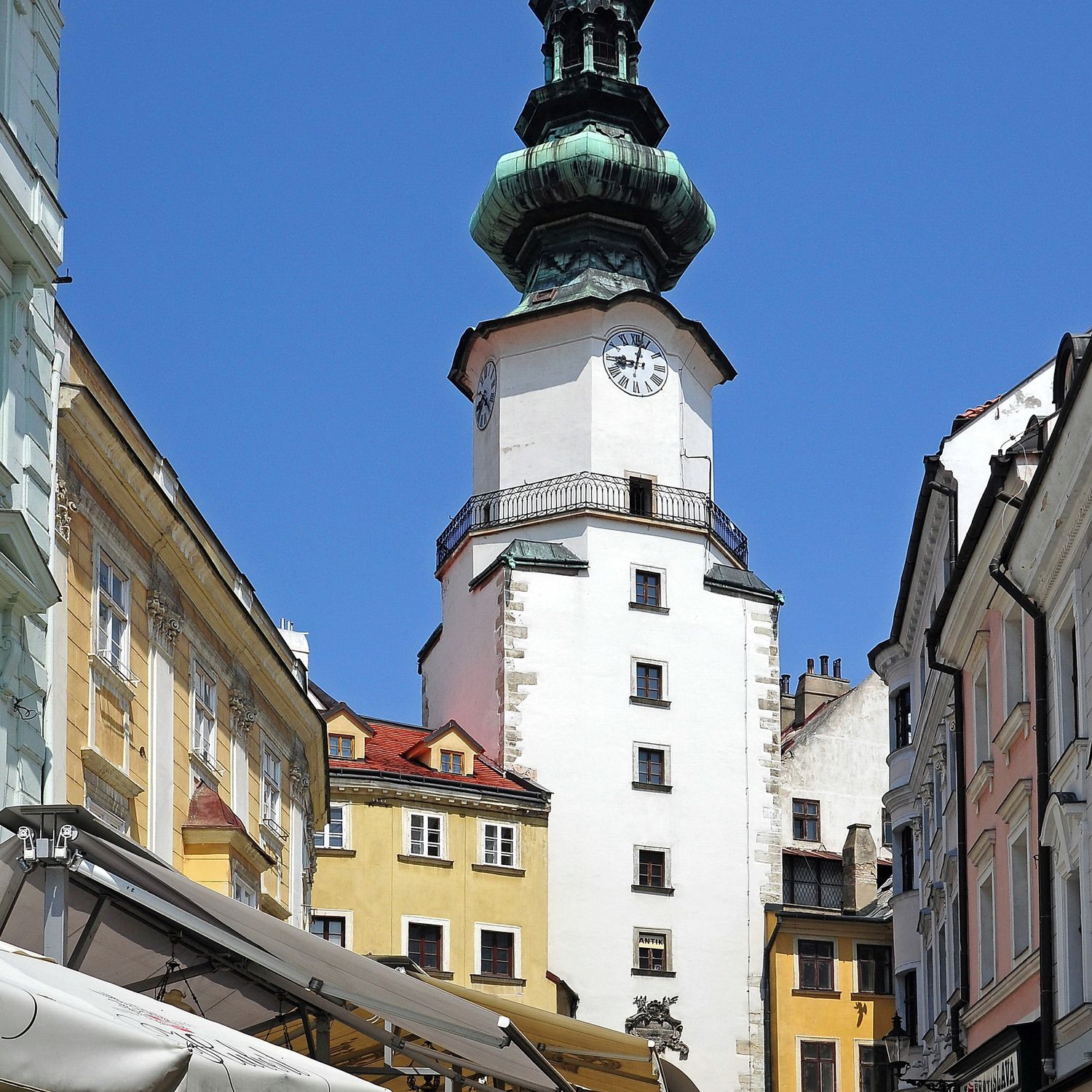 Puerta de Miguel - Puerta medieval en el Casco Antiguo, Bratislava ...