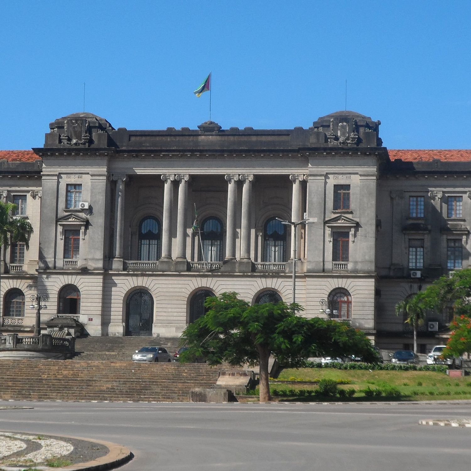 Edifício do Conselho Municipal de Maputo - Edifício governamental na ...