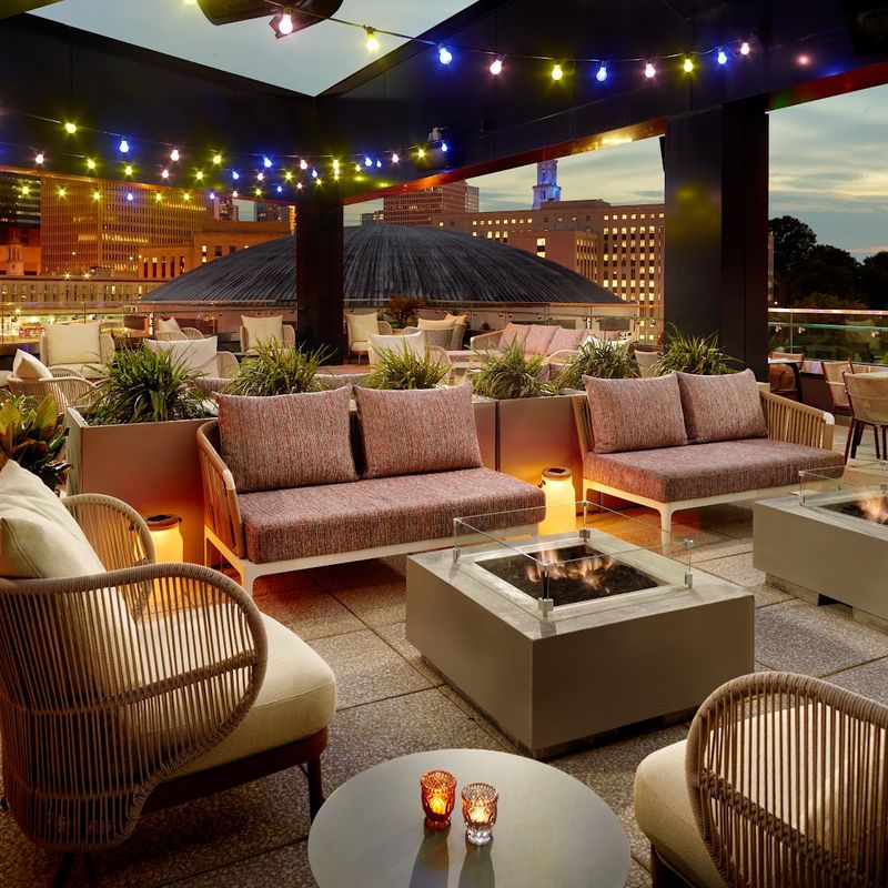 Top Note - Bar sur toit-terrasse avec musique live à Nashville, États-Unis.