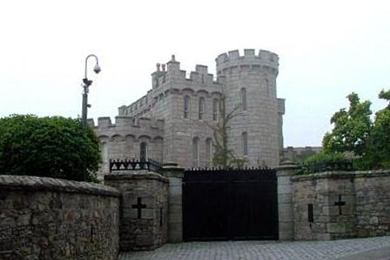Castillo Manderley - Castillo victoriano en Killiney, Irlanda