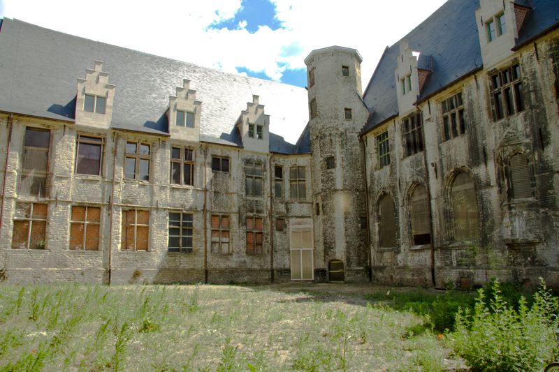 Couvent des Carmes de Gand - Monastère médiéval dans le quartier ...