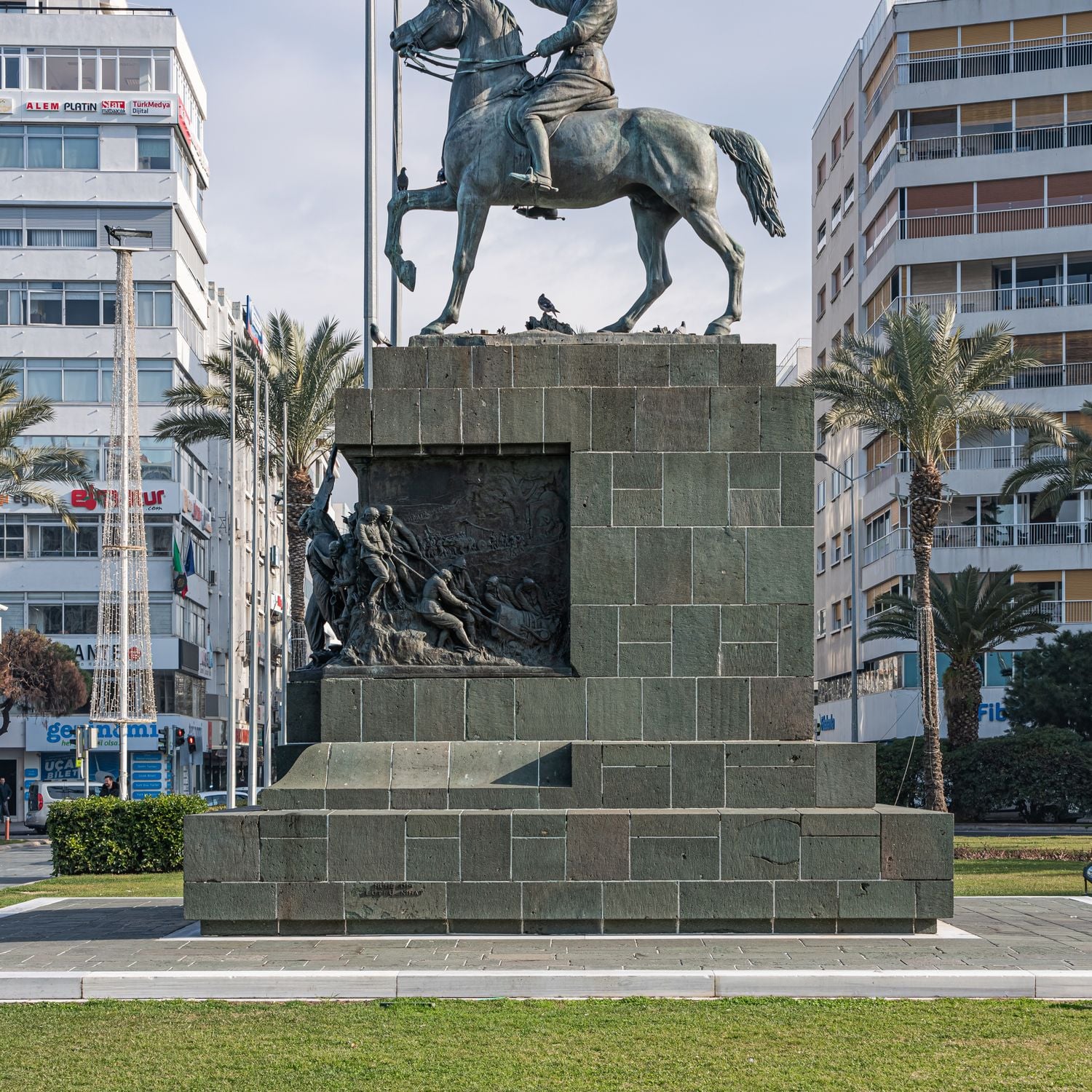 Atatürk Monument - Memorial statue in Yehud, Israel