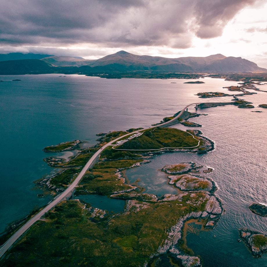 Storseisund-Brücke - Auslegerbrücke in Averøy, Norwegen
