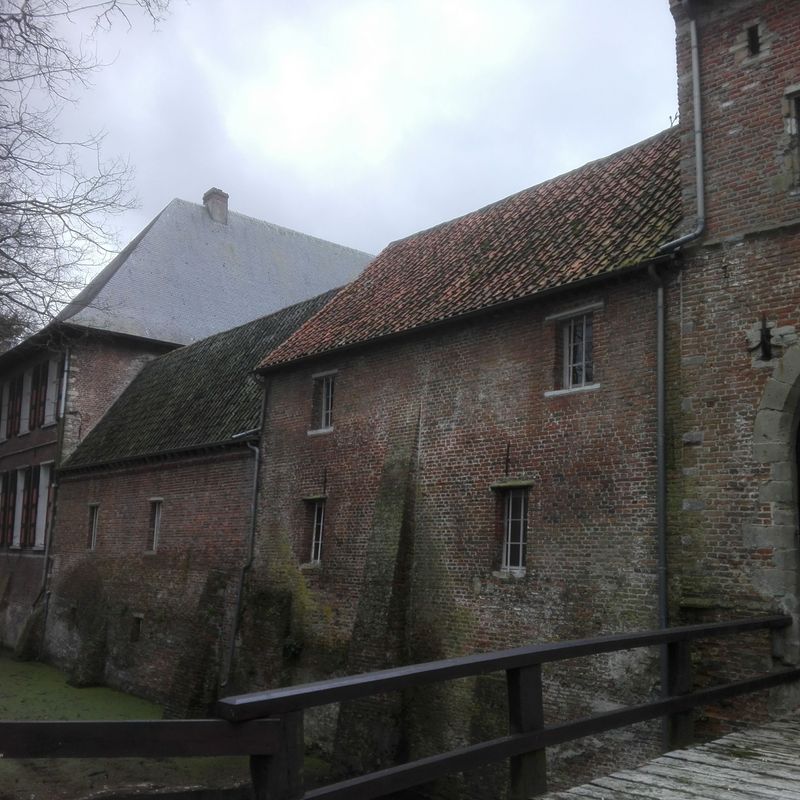 Tielen Castle - Castillo medieval protegido en Tielen, Bélgica
