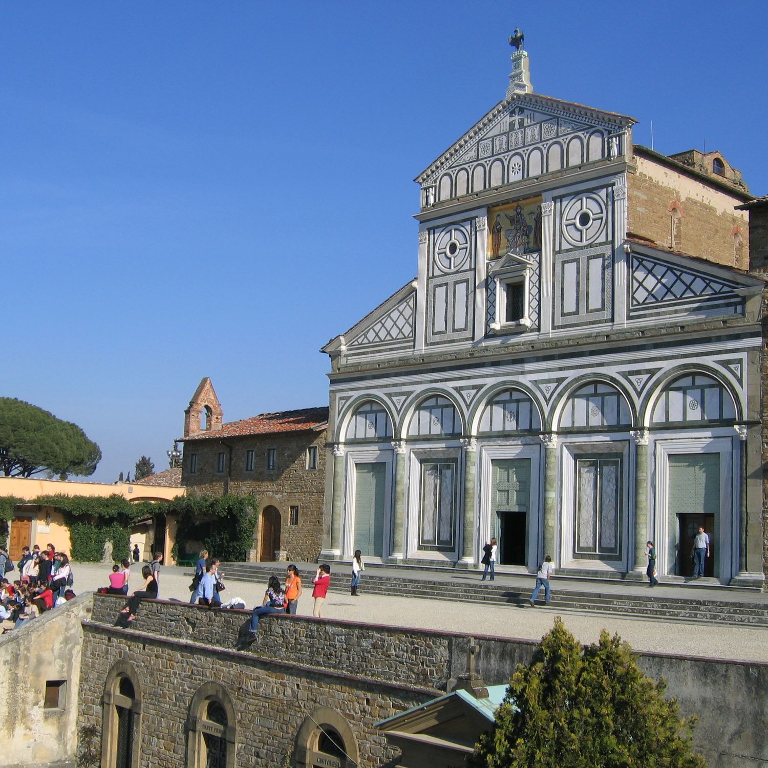 Basilique San Miniato al Monte - Basilique romane sur la colline Monte ...