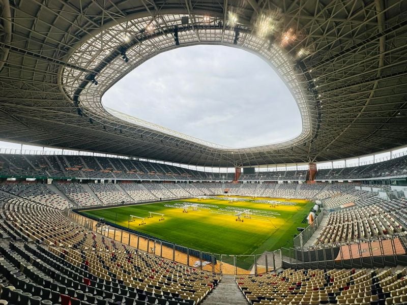 Stade Nelson-Mandela - Stade sportif à Baraki, Algérie