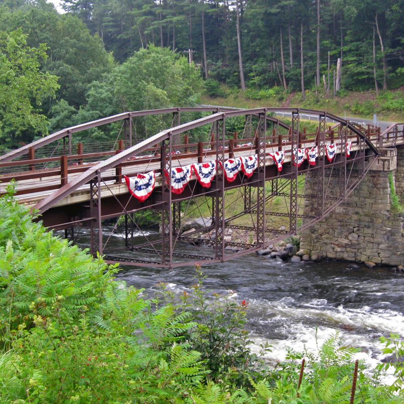 Hadley Parabolic Bridge - Puente de celosía de hierro en Hadley ...