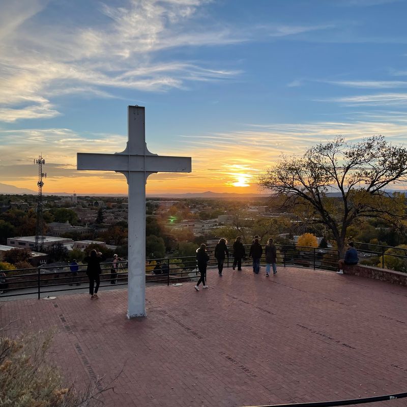 Cross of the Martyrs - Croix monumentale au parc Fort Marcy, Santa Fe ...